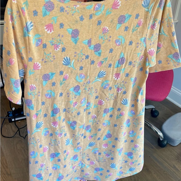 LuLaRoe | Tops | Lularoe Perfect T New Womens Mlight Weight Fabricnever ...